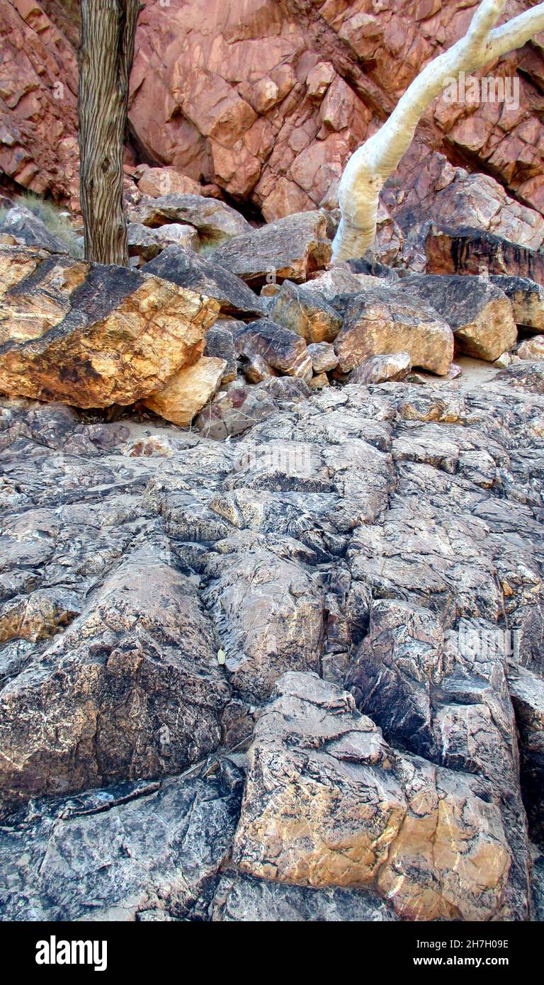 Reflections of rock hi-res stock photography and images - Alamy