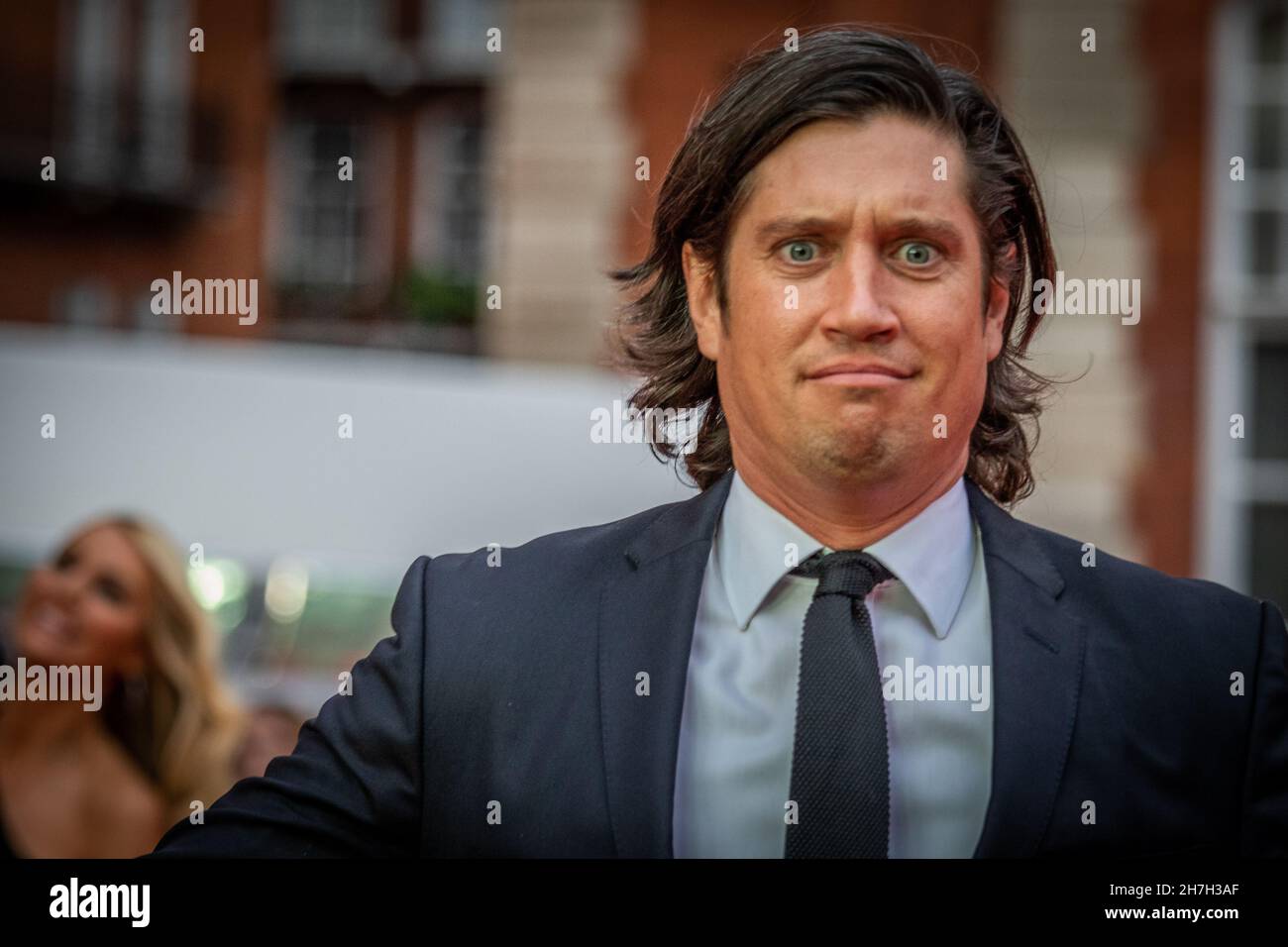 Vernon Kay and Tess Daly on the red carpet at the 2021 James Bond ...