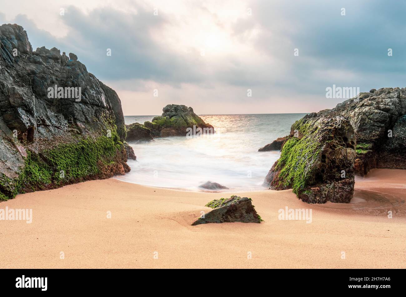 Goa cliff beach view hi-res stock photography and images - Alamy