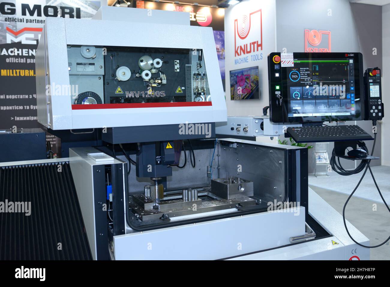 Electric discharge machining hi-res stock photography and images - Alamy