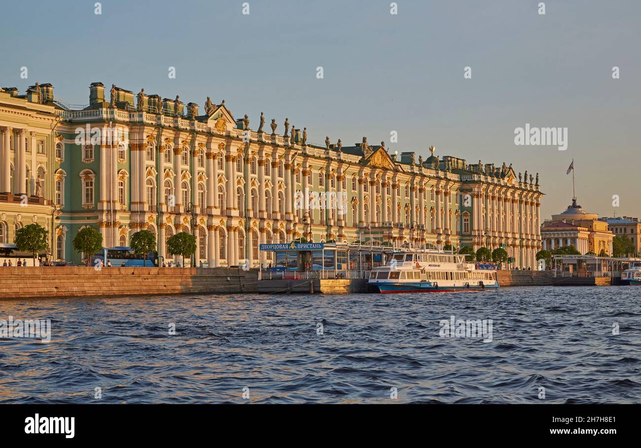 Winter palace riverbank neva river hi-res stock photography and images ...