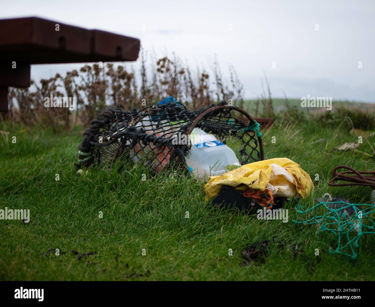 Spilled waste bin hi-res stock photography and images - Alamy