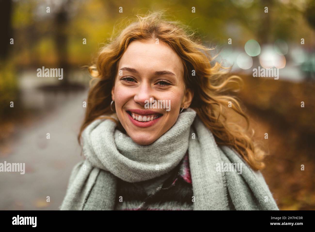 Happy real people natural hi-res stock photography and images - Alamy