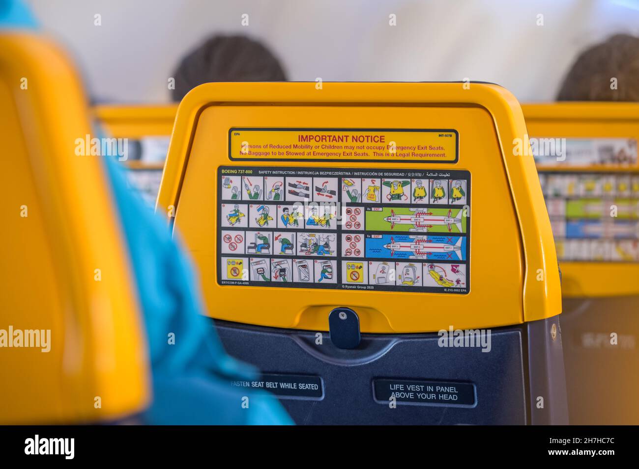 Ryanair Flugzeug innen Stock Photo - Alamy