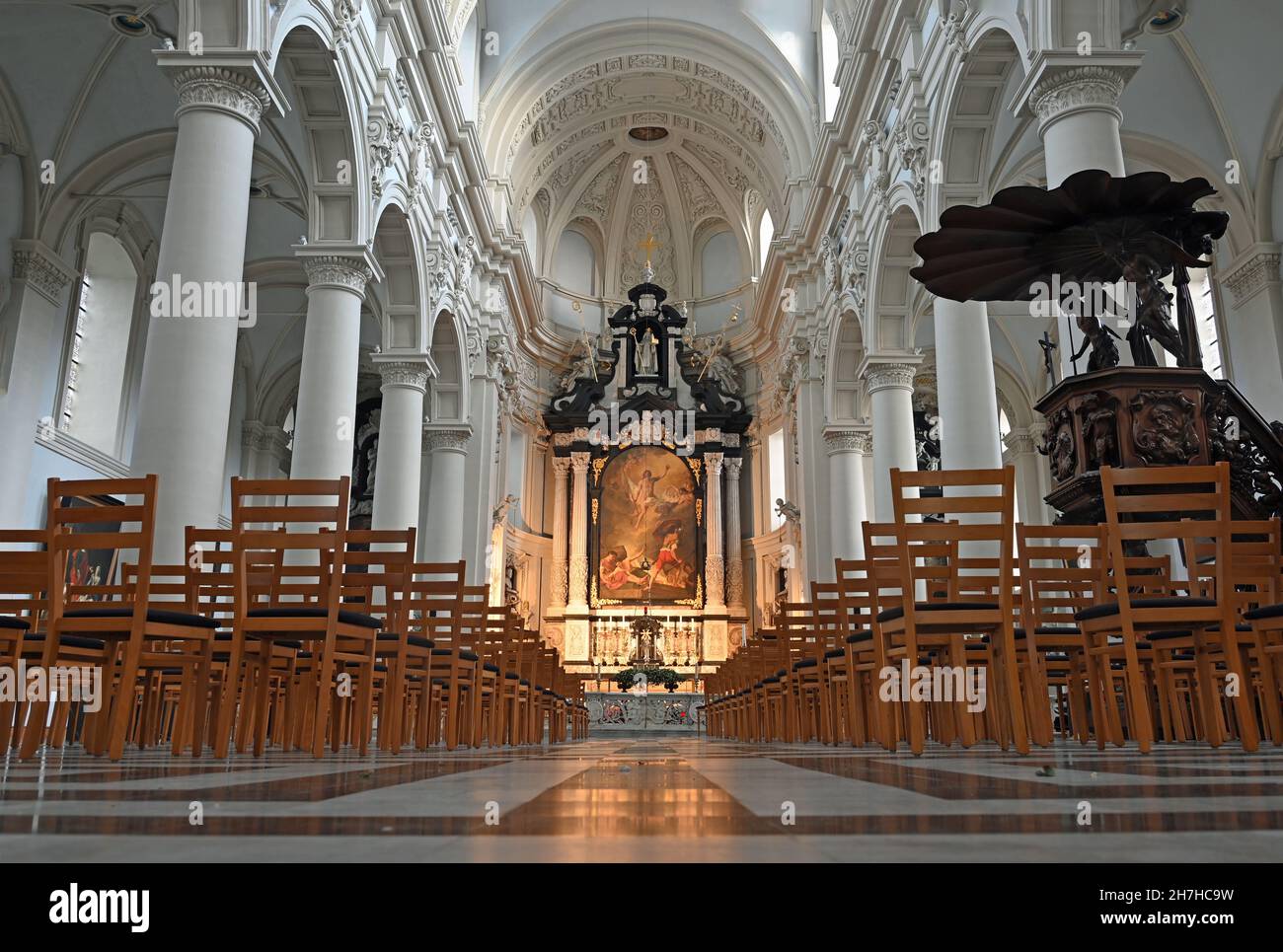 Baroque church round architecture hi-res stock photography and images ...