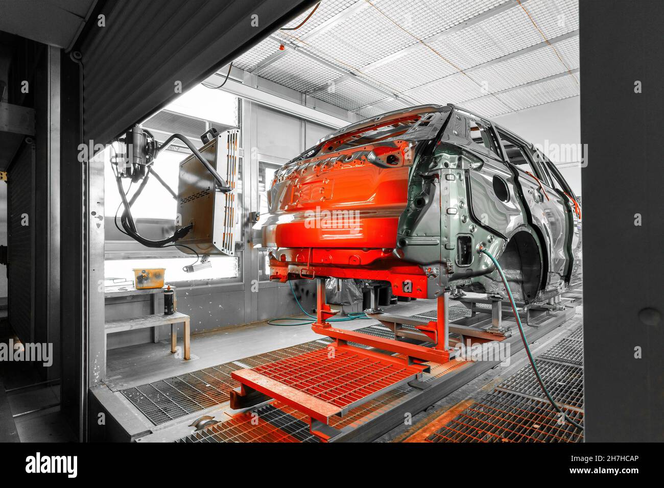 Car assembly line painting hi-res stock photography and images - Alamy