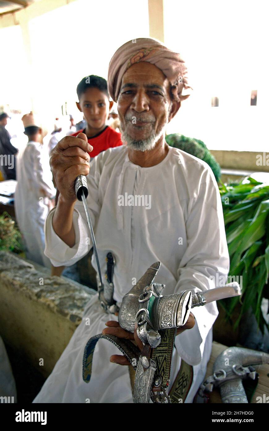 SULTANATE OF OMAN, BEDOUINS AND KHANJAR (KHANJAR IS THE TRADITIONAL ...