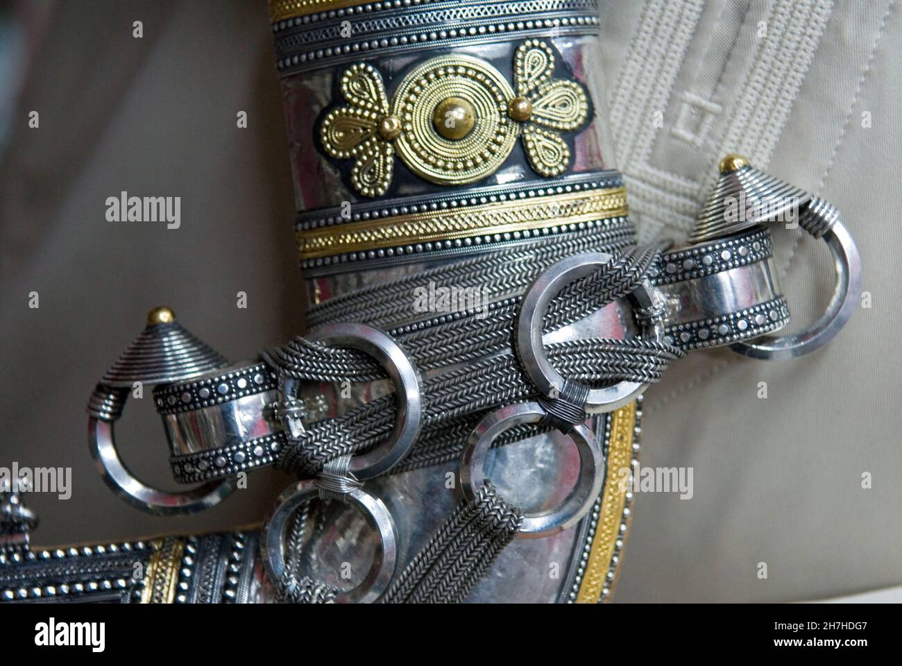 SULTANATE OF OMAN, BEDOUINS AND KHANJAR (KHANJAR IS THE TRADITIONAL ...