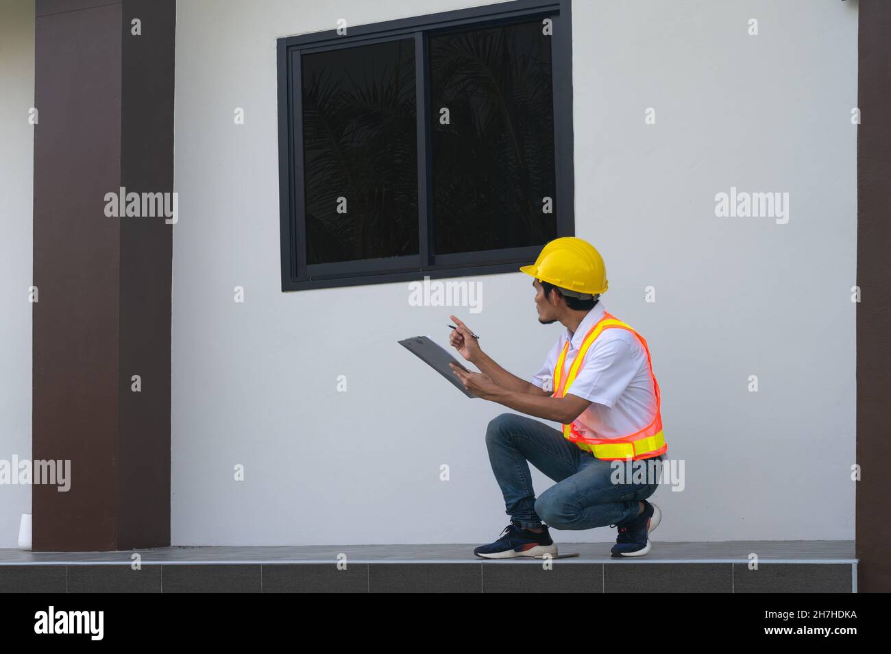 Engineer inspection at home real estate Stock Photo - Alamy