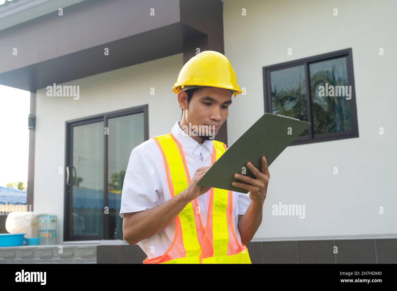 Engineer inspection at home real estate Stock Photo - Alamy