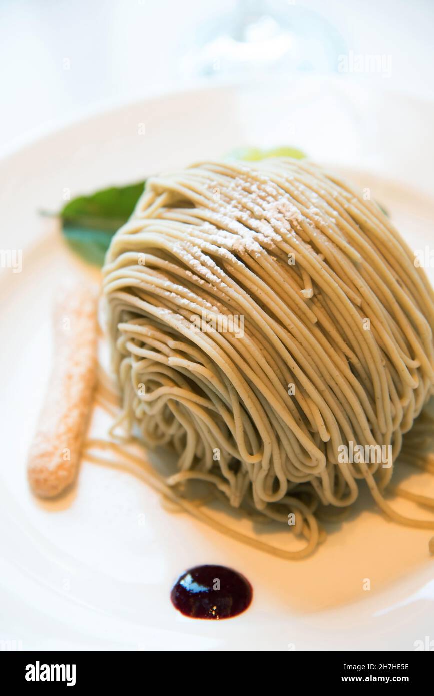 JAPAN, OBUSE, CHESTNUT CREAM PASTRY BASE Stock Photo - Alamy