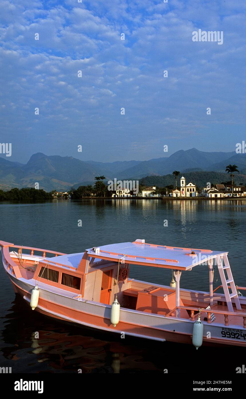 BRAZIL, STATE OF RIO DE JANEIRO, PARATY WAS FOUNDED IN 1667, PLEASURE ...