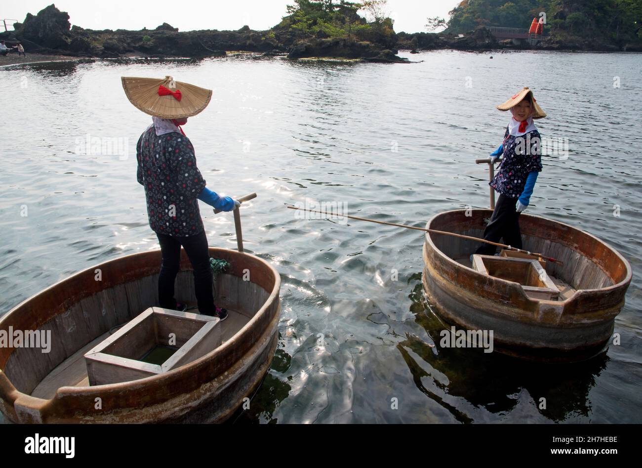 JAPAN, NIIGATA, SADO ISLAND, TRADITIONAL FISHERS CRUSTACEANS Stock ...