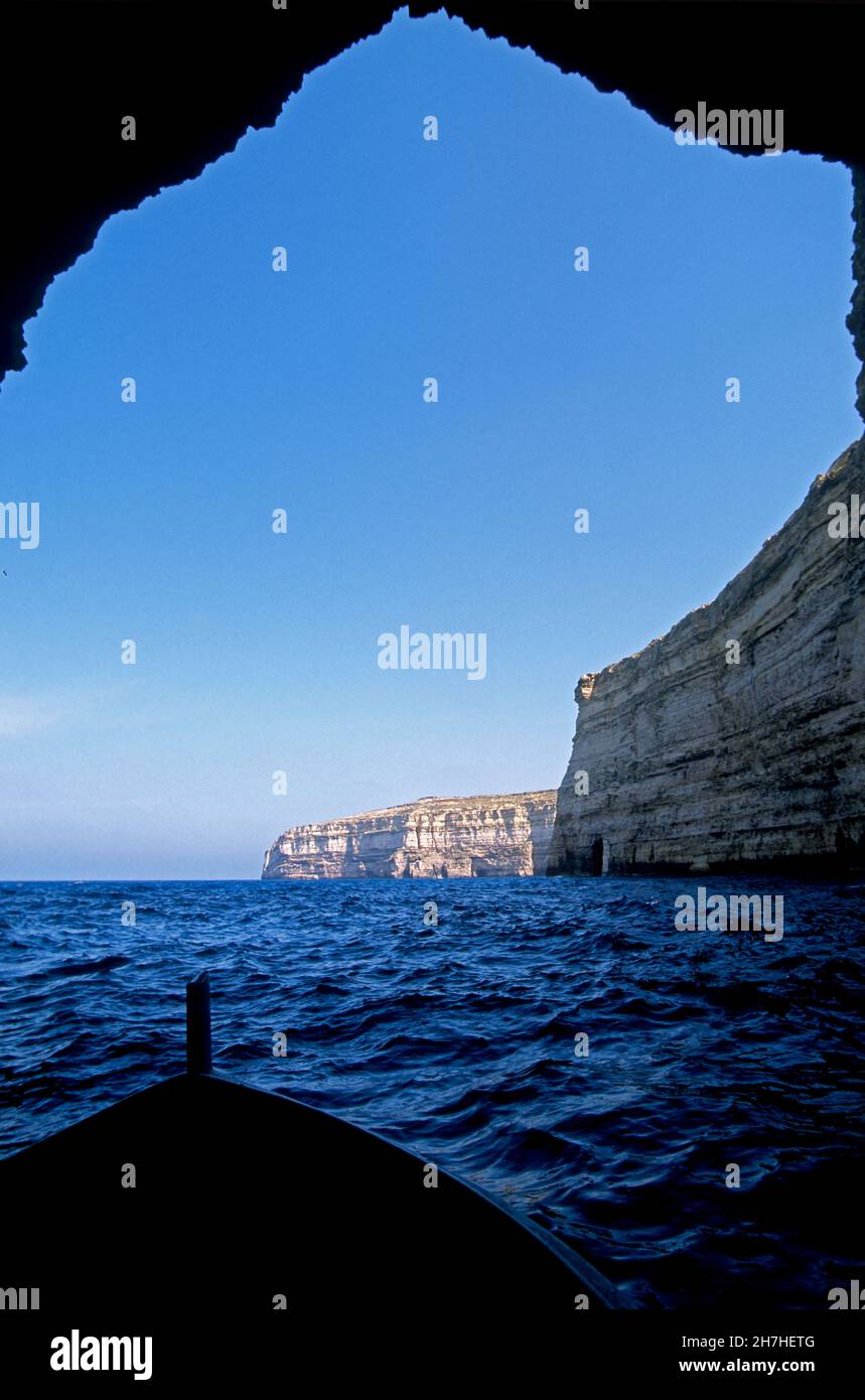 MALTA, GOZO ISLAND, FUNGUS ROCK MONOLITH 60 METERS HIGH Stock Photo - Alamy