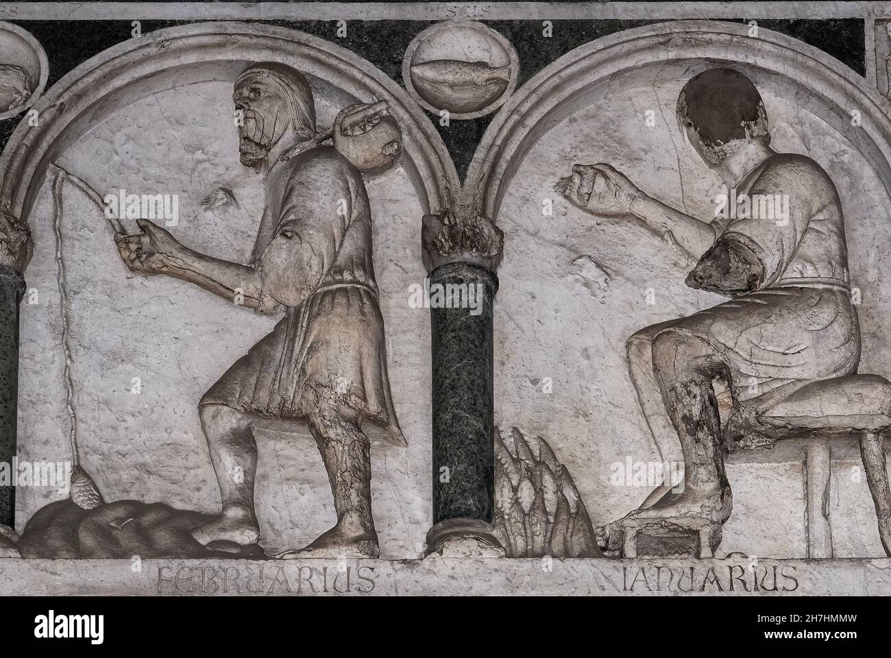 1200s italian sculpture hi-res stock photography and images - Alamy