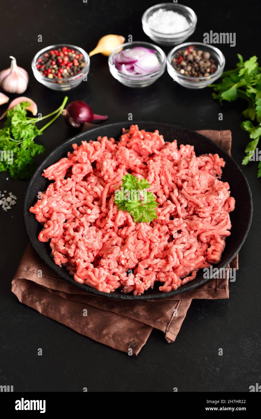 Minced meat hi-res stock photography and images - Alamy