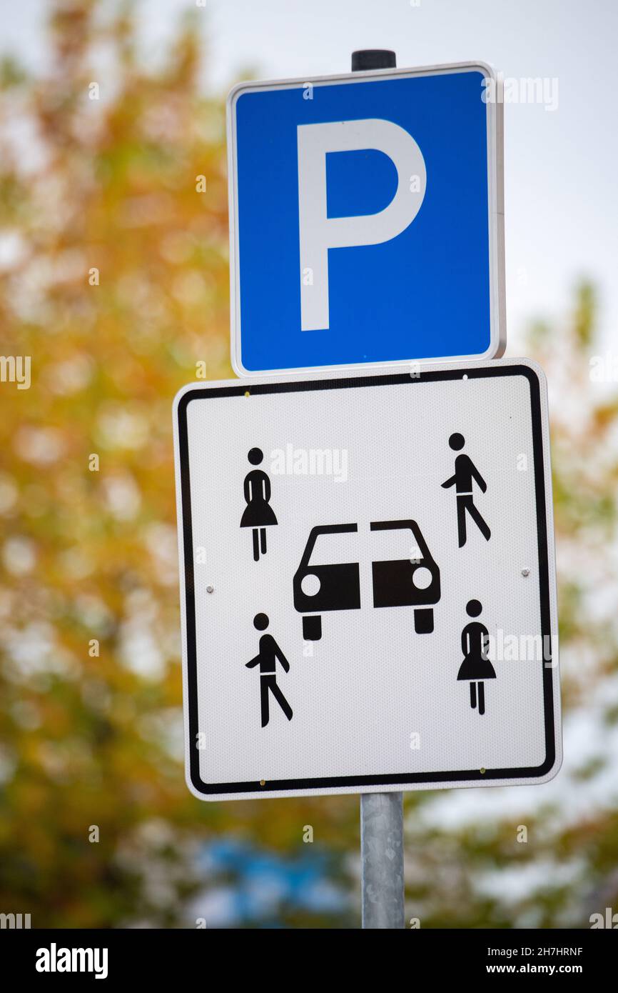 Carsharing providers hi-res stock photography and images - Alamy