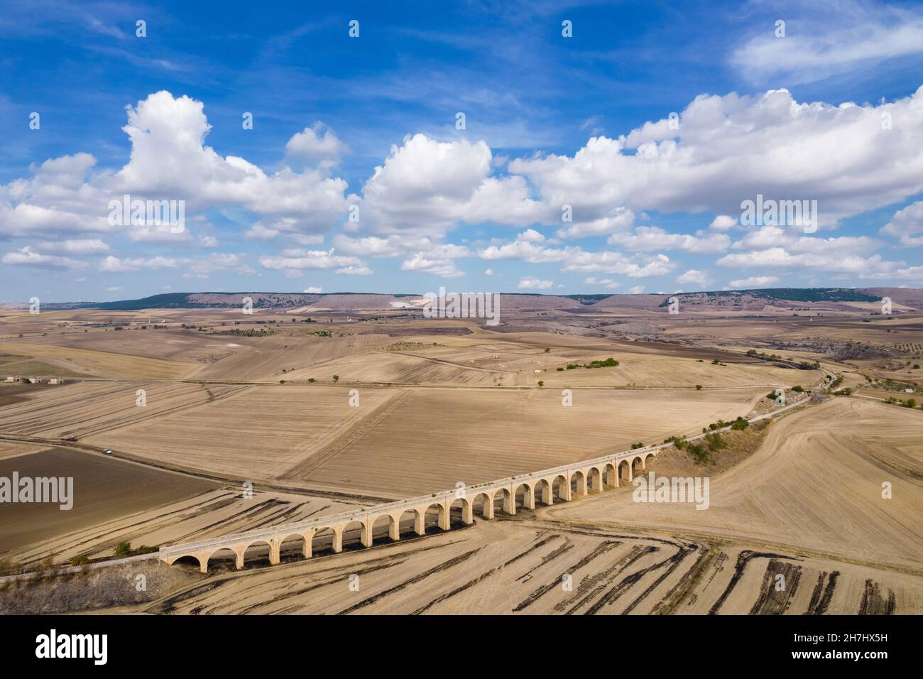 Beautiful panorama of Apulian countryside in alta murgia park, apulia ...