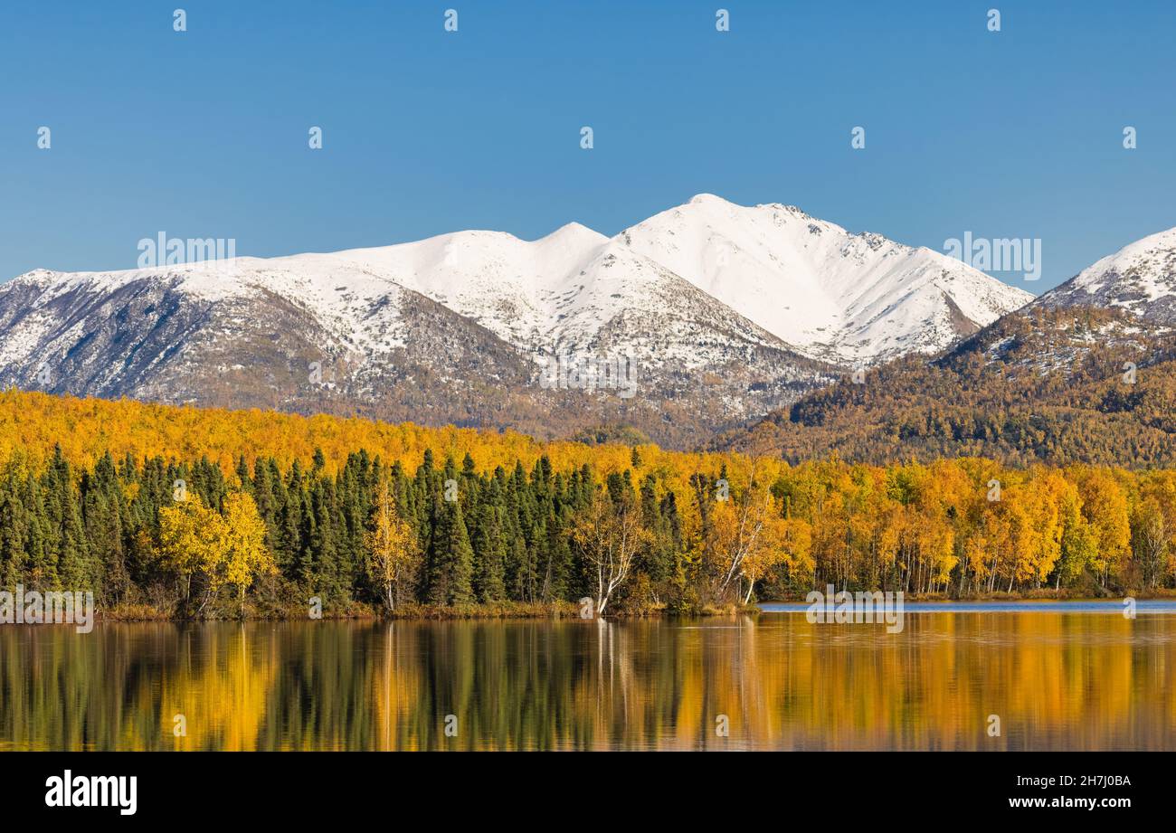 Fall colors reflection on lake hi-res stock photography and images - Alamy
