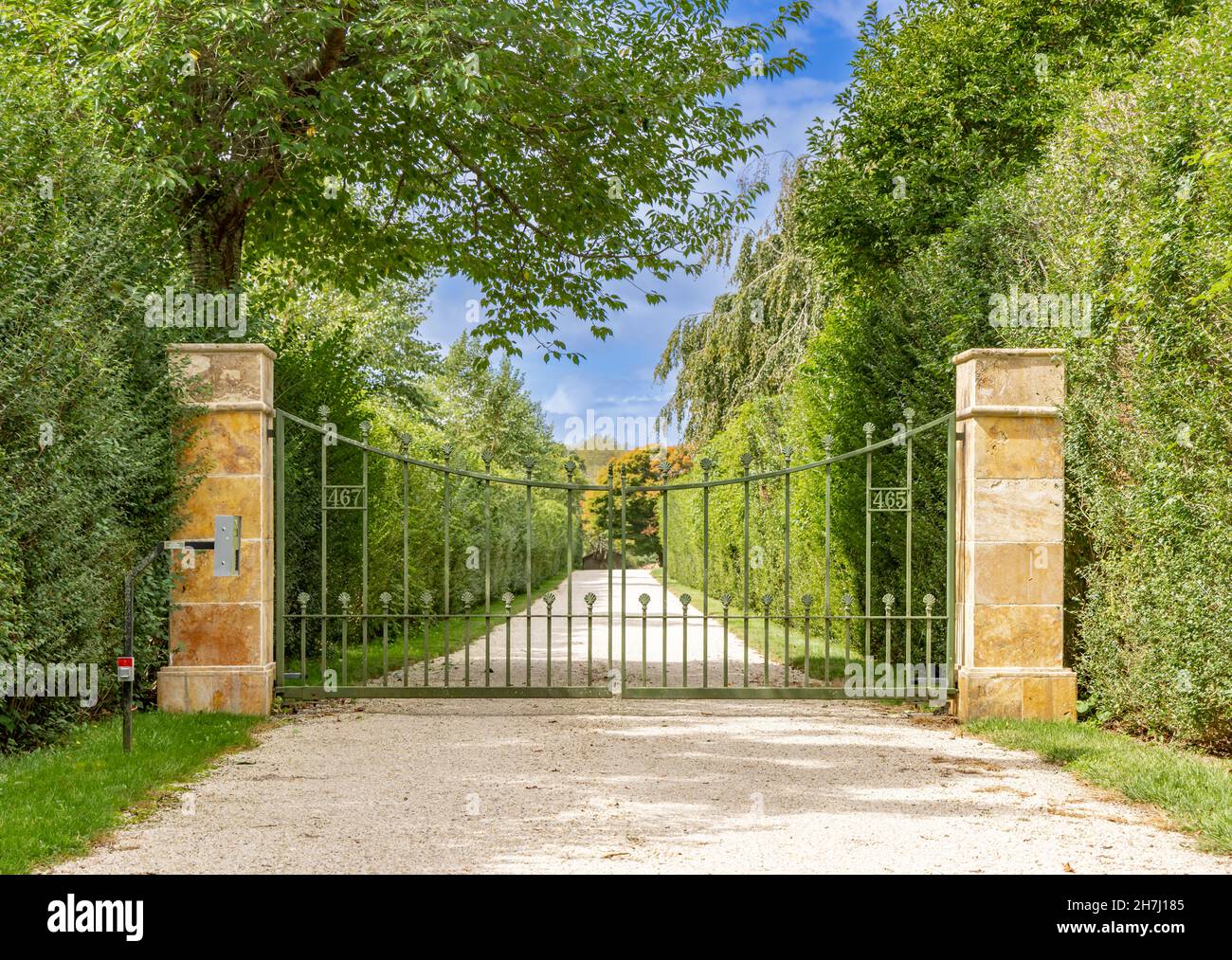 Gate numbers hi-res stock photography and images - Alamy