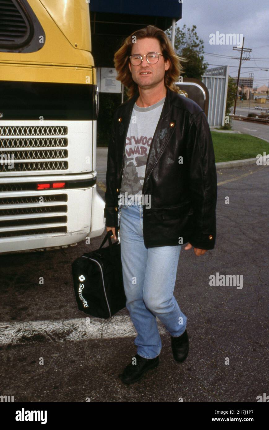 Kurt Russell arrives from New York City on November 9, 1992 at Los ...