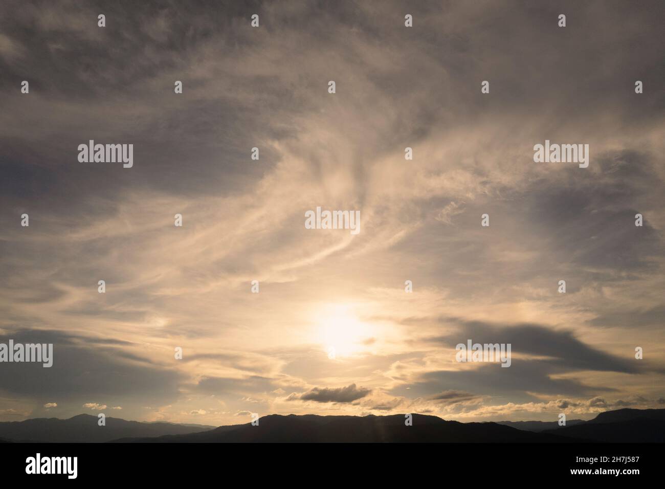 Fluffy clouds time lapse hi-res stock photography and images - Alamy