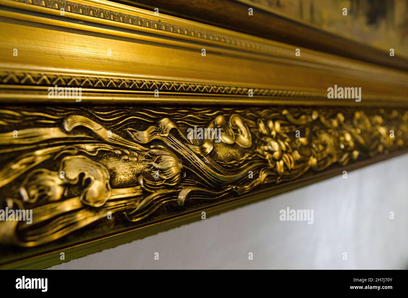 Beautiful pattern 3d golden hi-res stock photography and images - Alamy