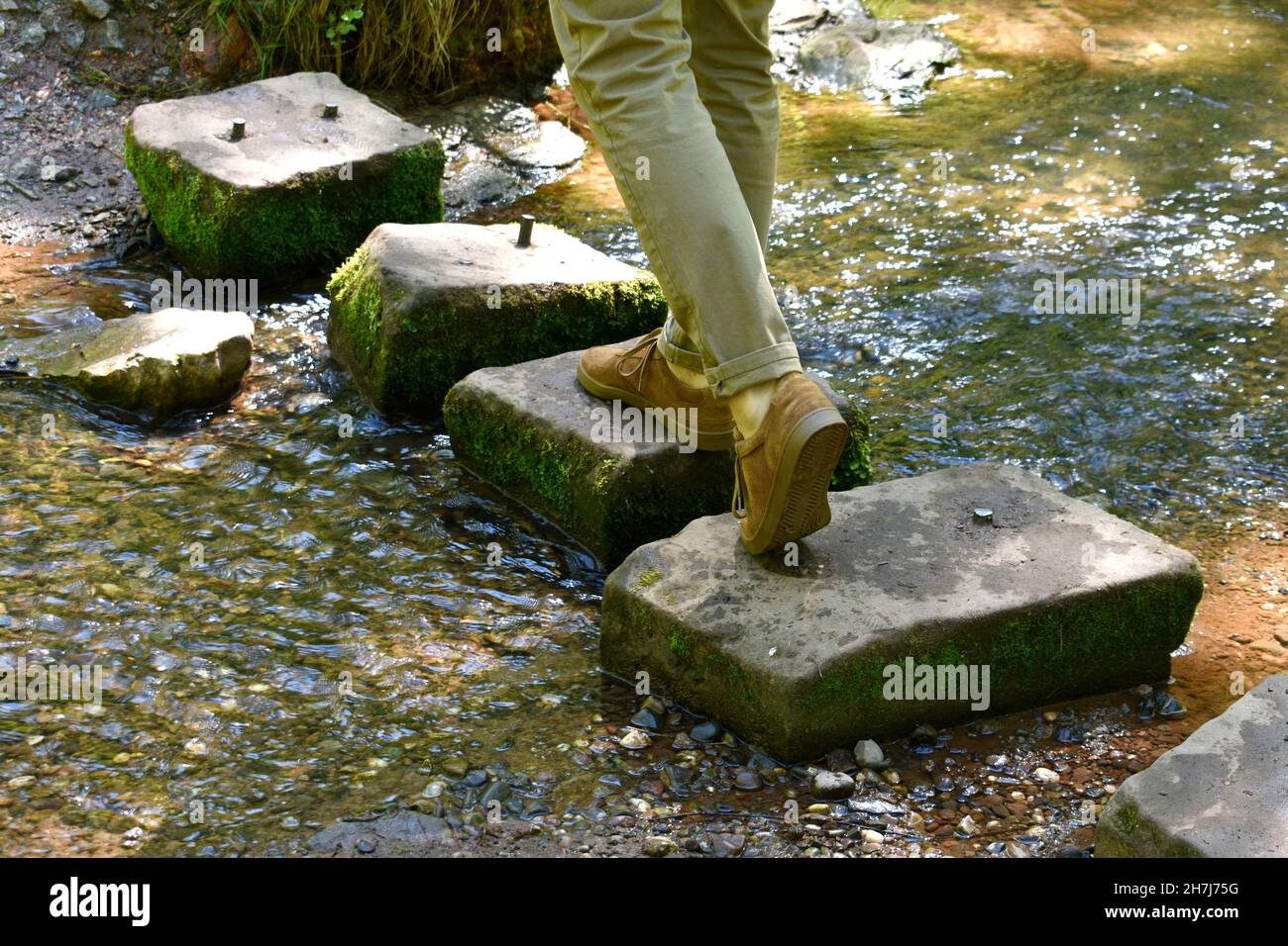 Walking on shingle stones hi-res stock photography and images - Alamy