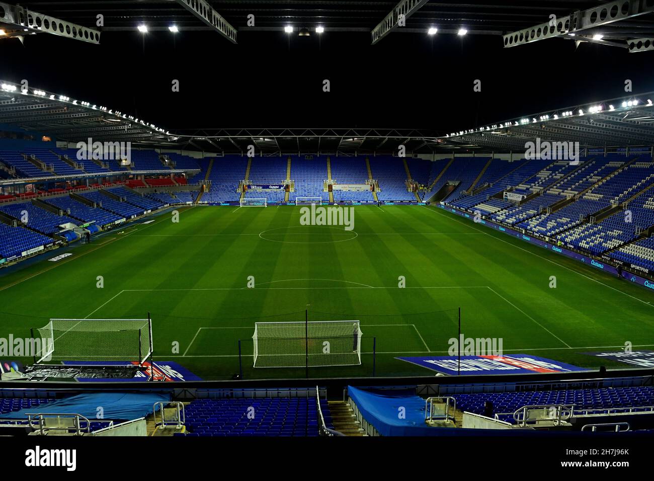 Home reading fc hi-res stock photography and images - Alamy