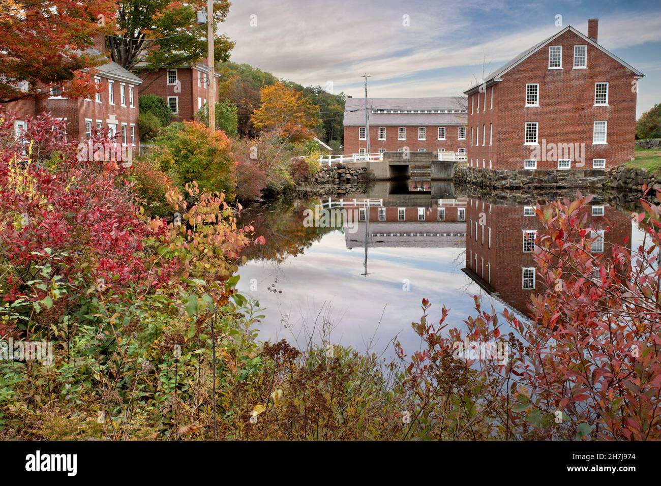 Textile mill 19th century hi-res stock photography and images - Alamy