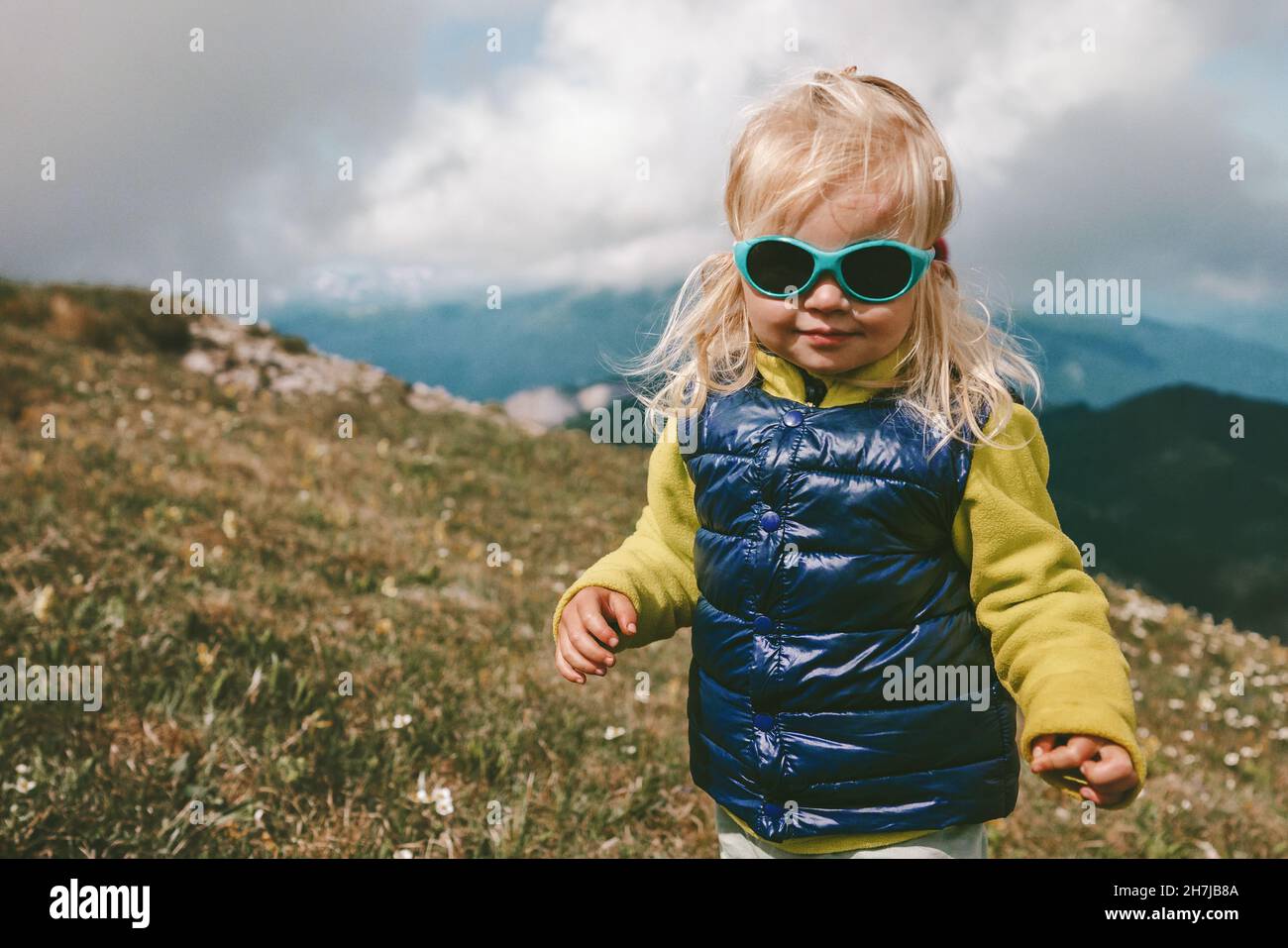 Toddler outdoor hi-res stock photography and images - Alamy