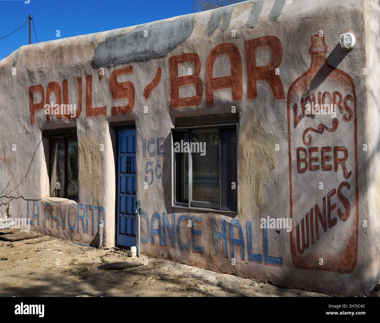 Paul's Bar and Dance Hall in Rancho de Taos, New Mexico Stock Photo - Alamy