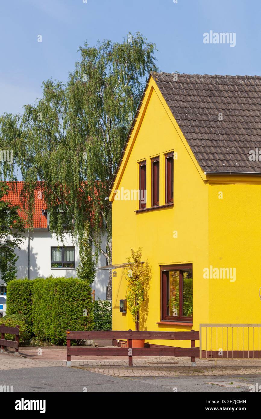 Multifamily houses germany hi-res stock photography and images - Alamy