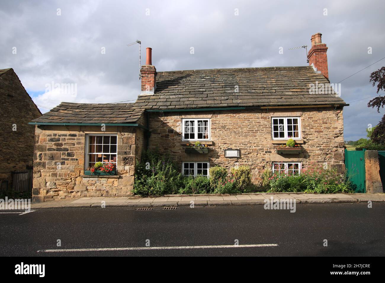 Beautiful view of a traditional English cottage house in the UK Stock ...