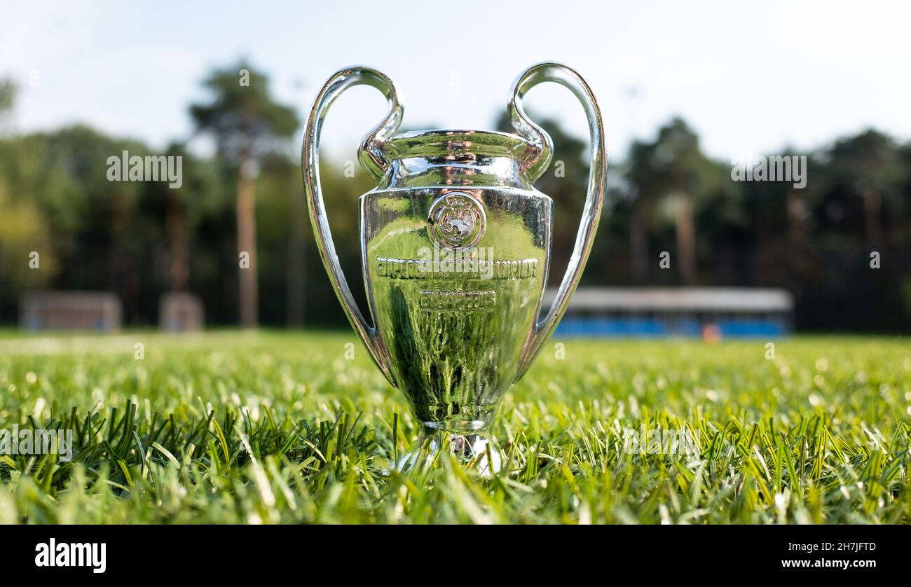 Ucl symbol hi-res stock photography and images - Alamy