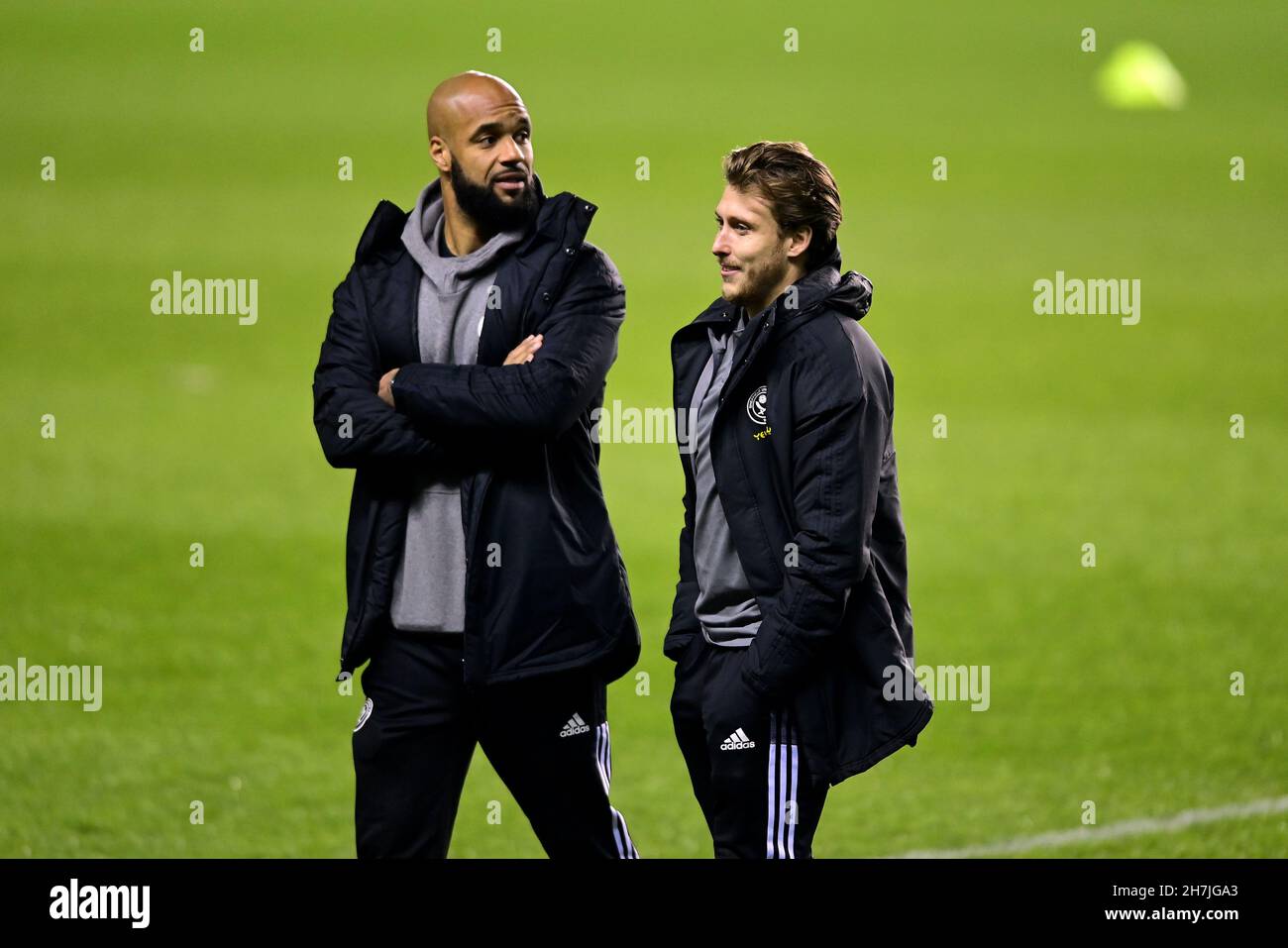 Luke Freeman #15 of Sheffield United arrives for the game Stock Photo ...