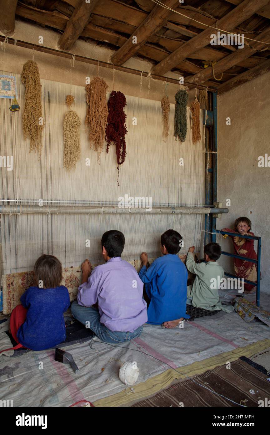 Wool weaving for children hi-res stock photography and images - Alamy