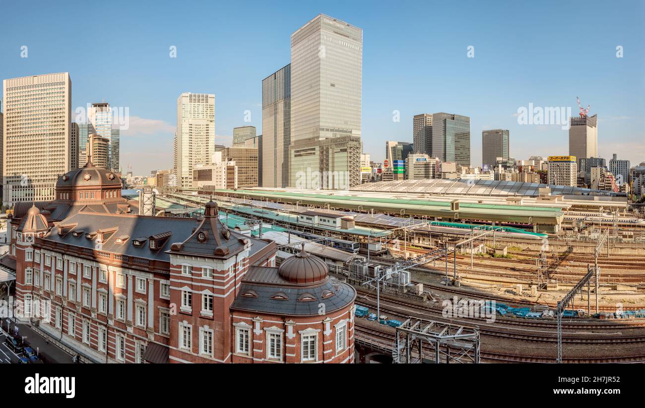 View of Tokyo Central Station and the skyline of Marunouchi, Tokyo ...