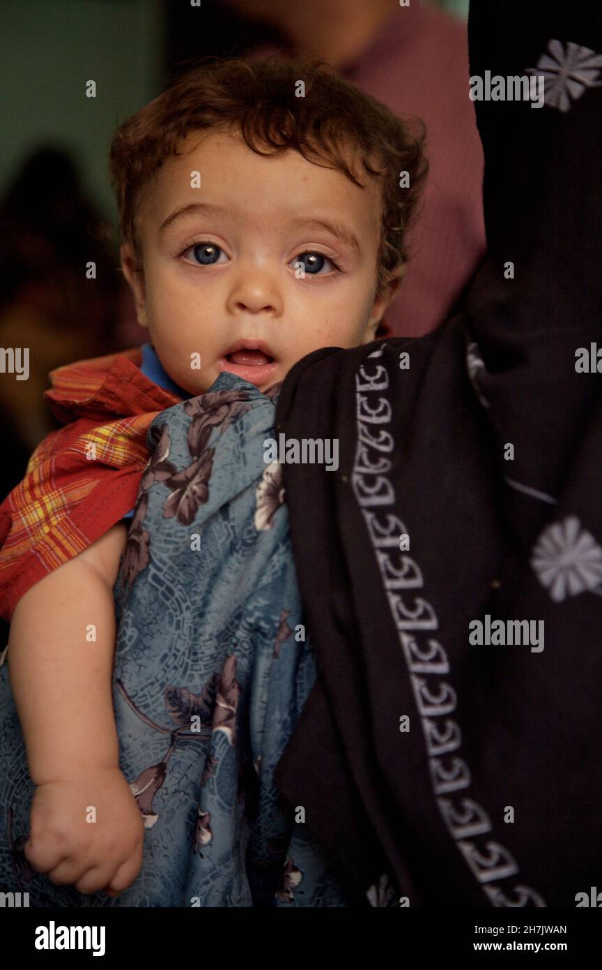 Poor kid in egypt hi-res stock photography and images - Alamy