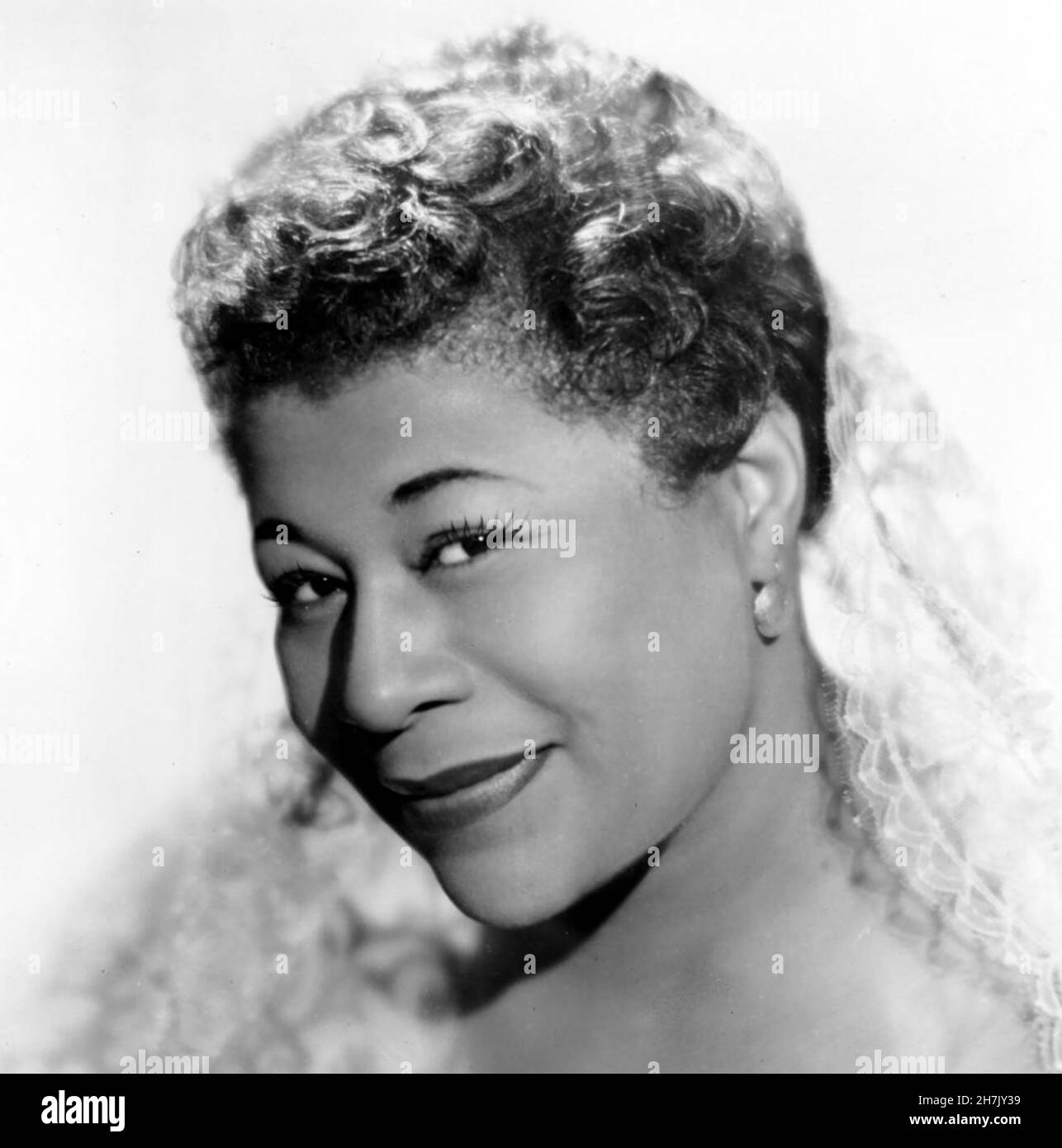 American jazz singer ella fitzgerald hi-res stock photography and ...