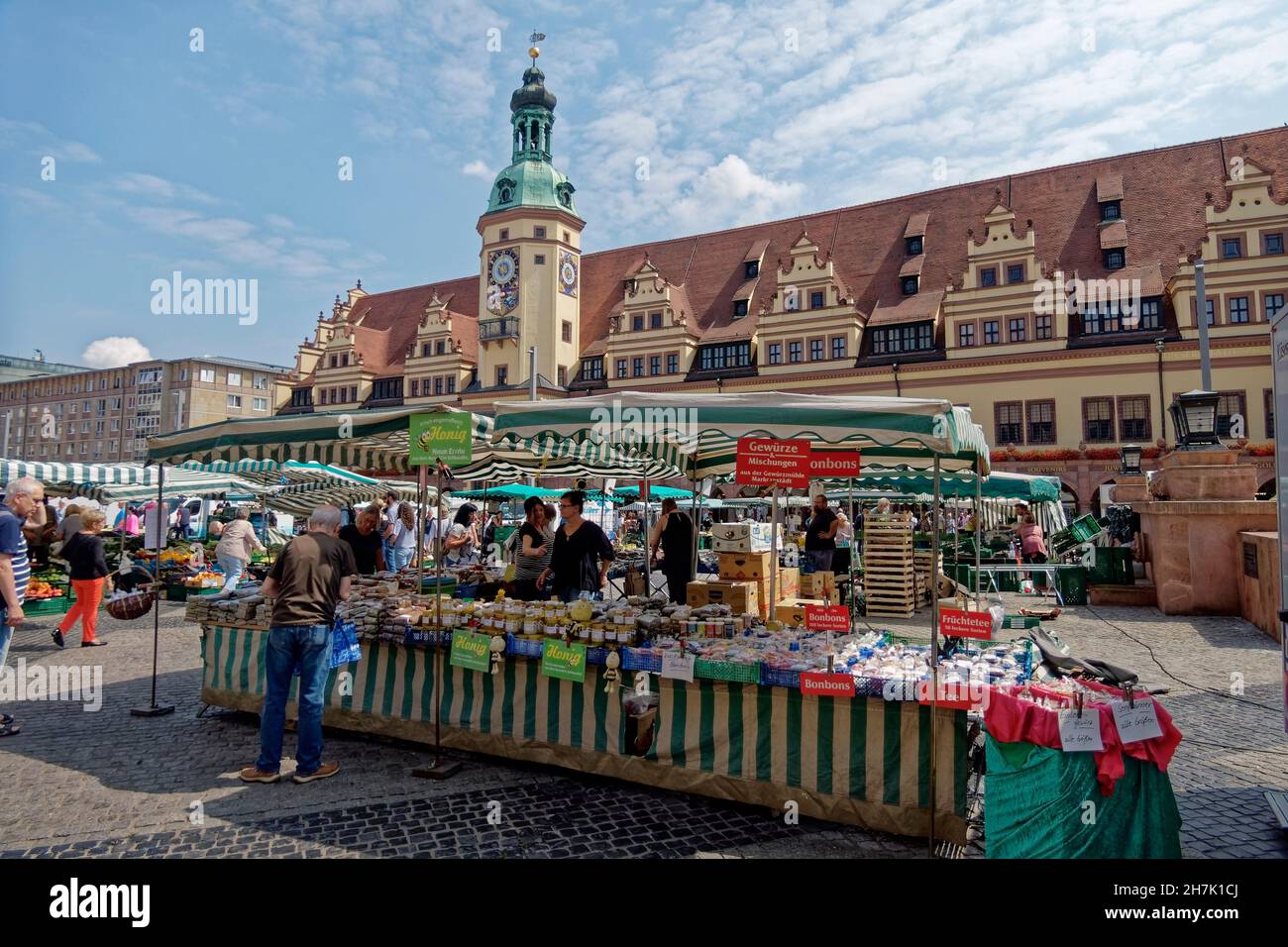 Market in front of the old town hall of Leipzig, Altstadt, Marktplatz ...