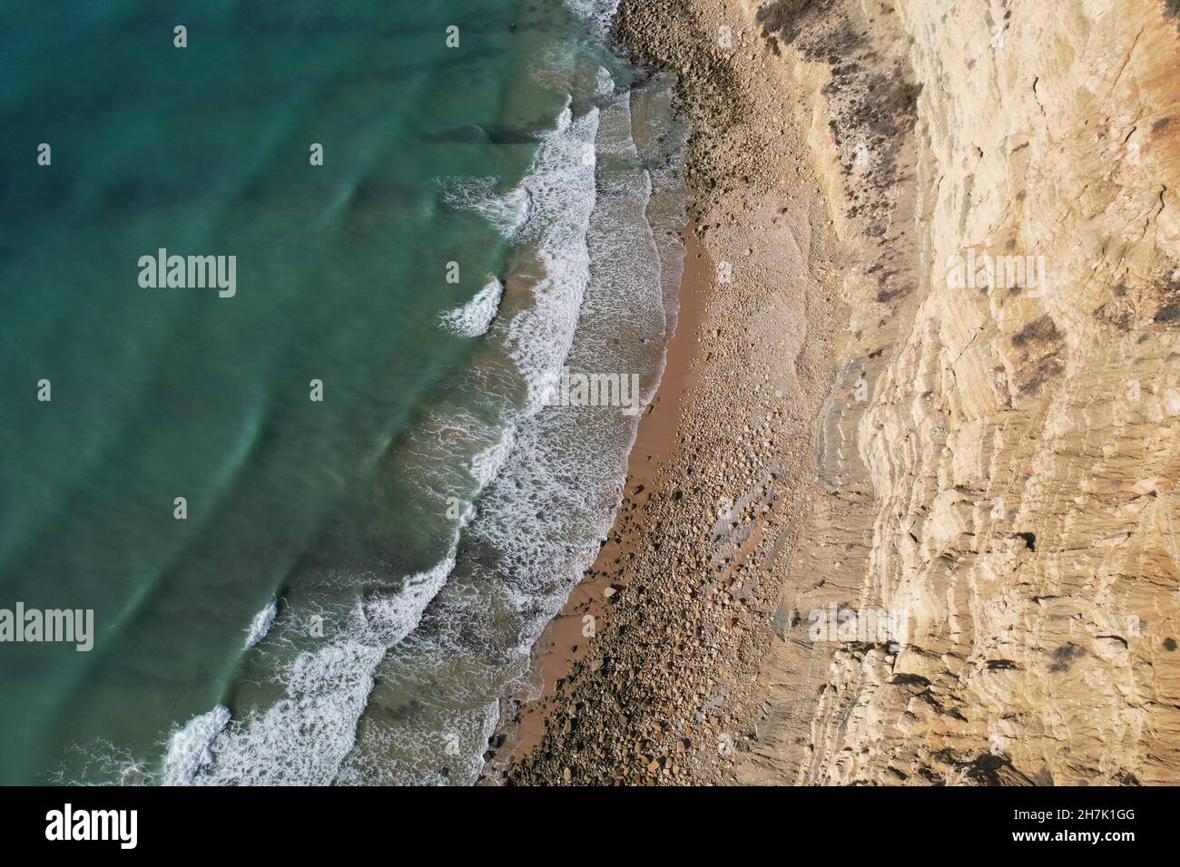 Beach and waves from top view. Turquoise water background. Summer ...