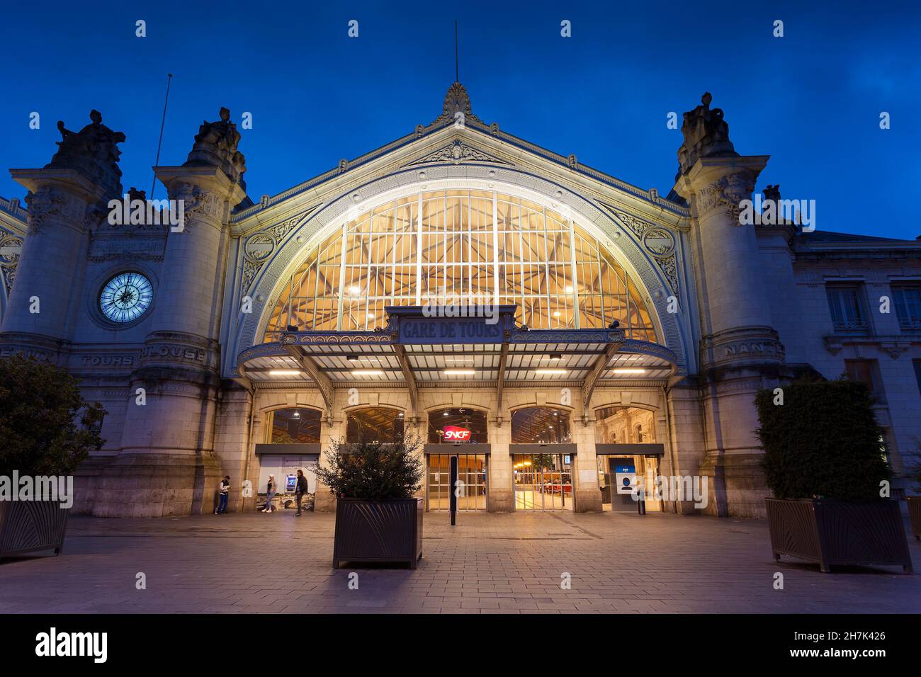 Tours station hi-res stock photography and images - Alamy