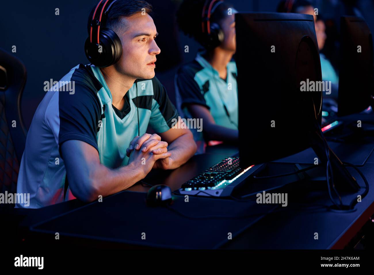 Pro gamer hi-res stock photography and images - Alamy