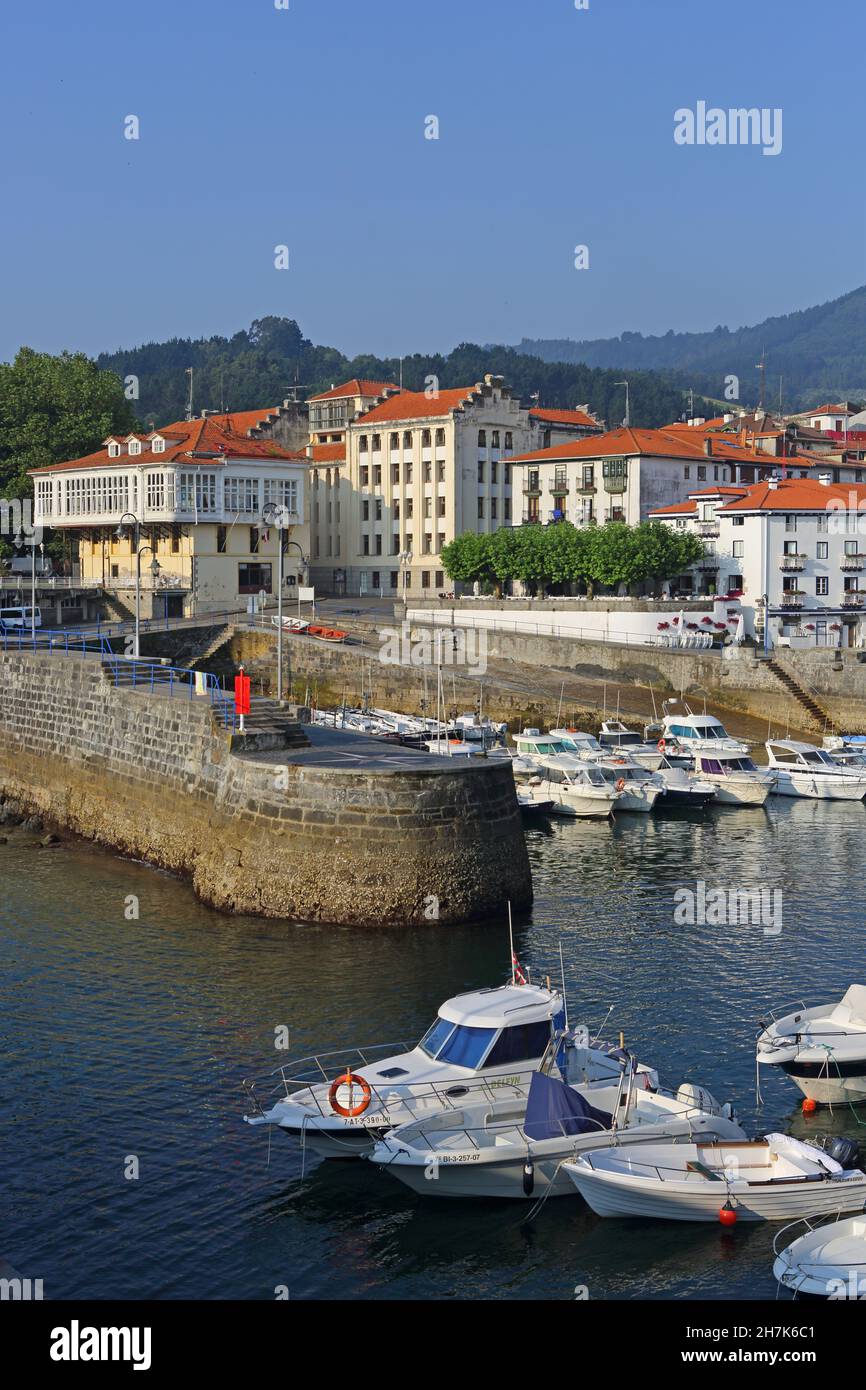 Harbor basin and place Mundaka, Urdaibai Biosphere Reserve, Basque ...