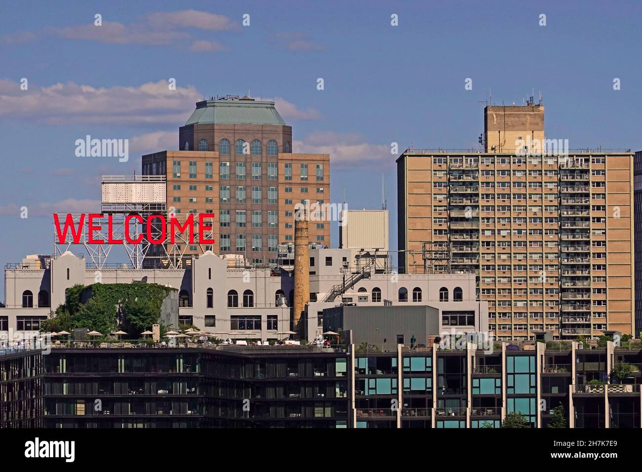 welcome sign over new construction in Brooklyn heights NYC Stock Photo ...