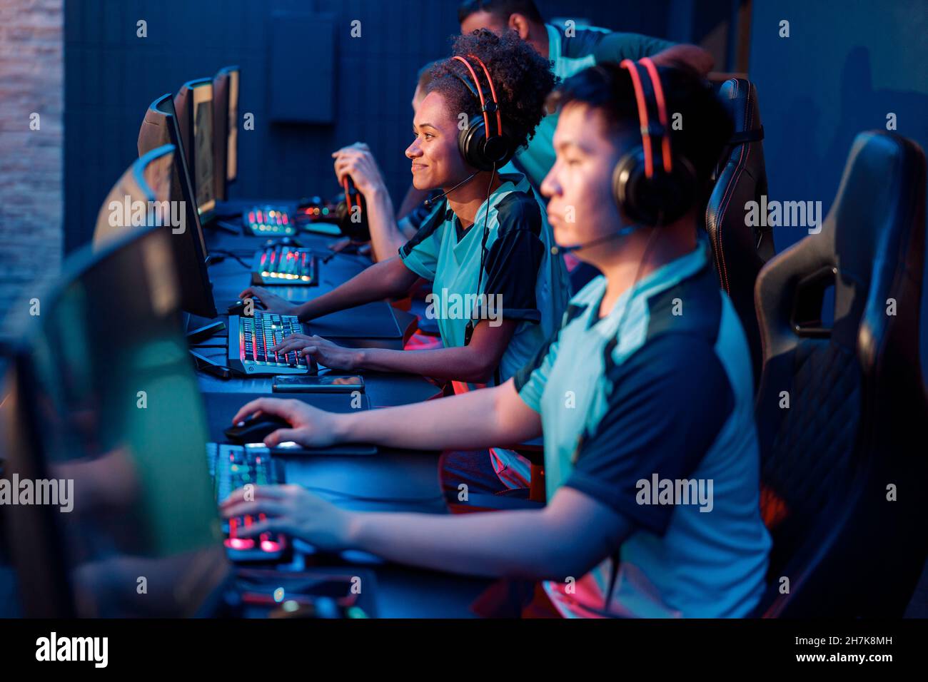 Esports hi-res stock photography and images - Alamy