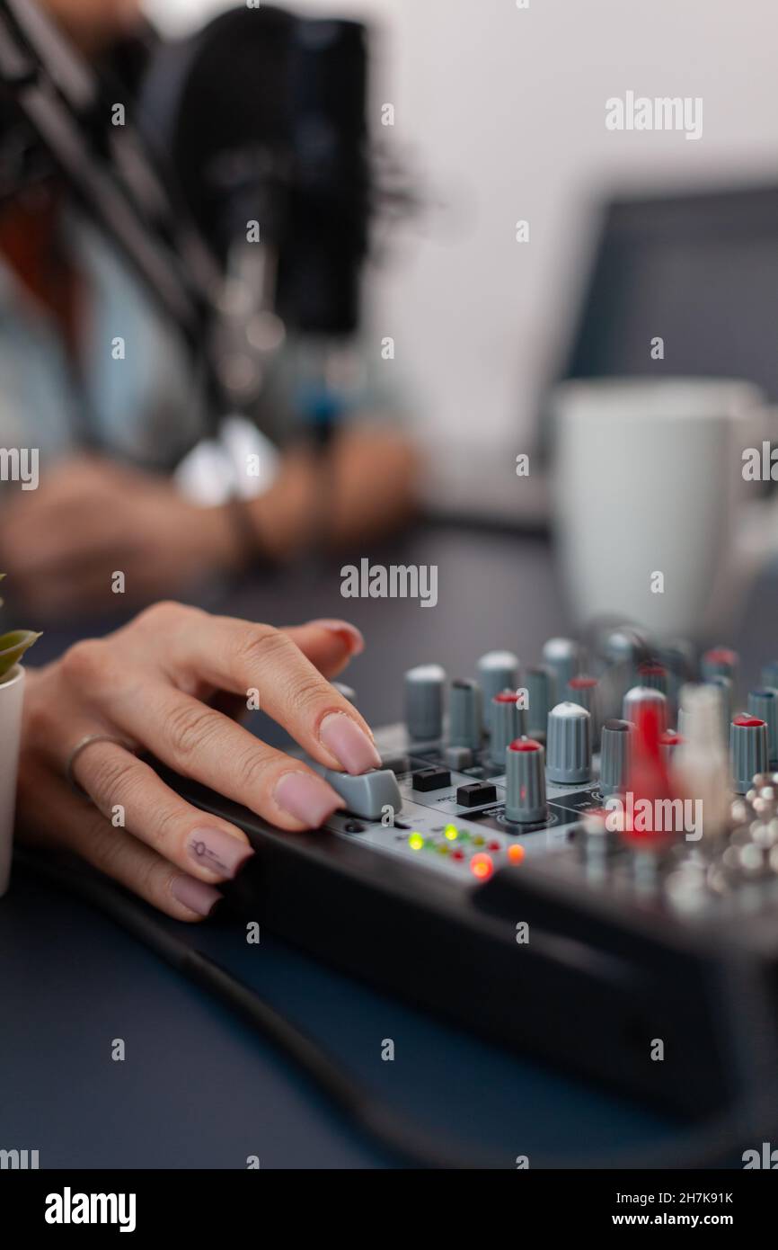Podcast buttons hi-res stock photography and images - Alamy