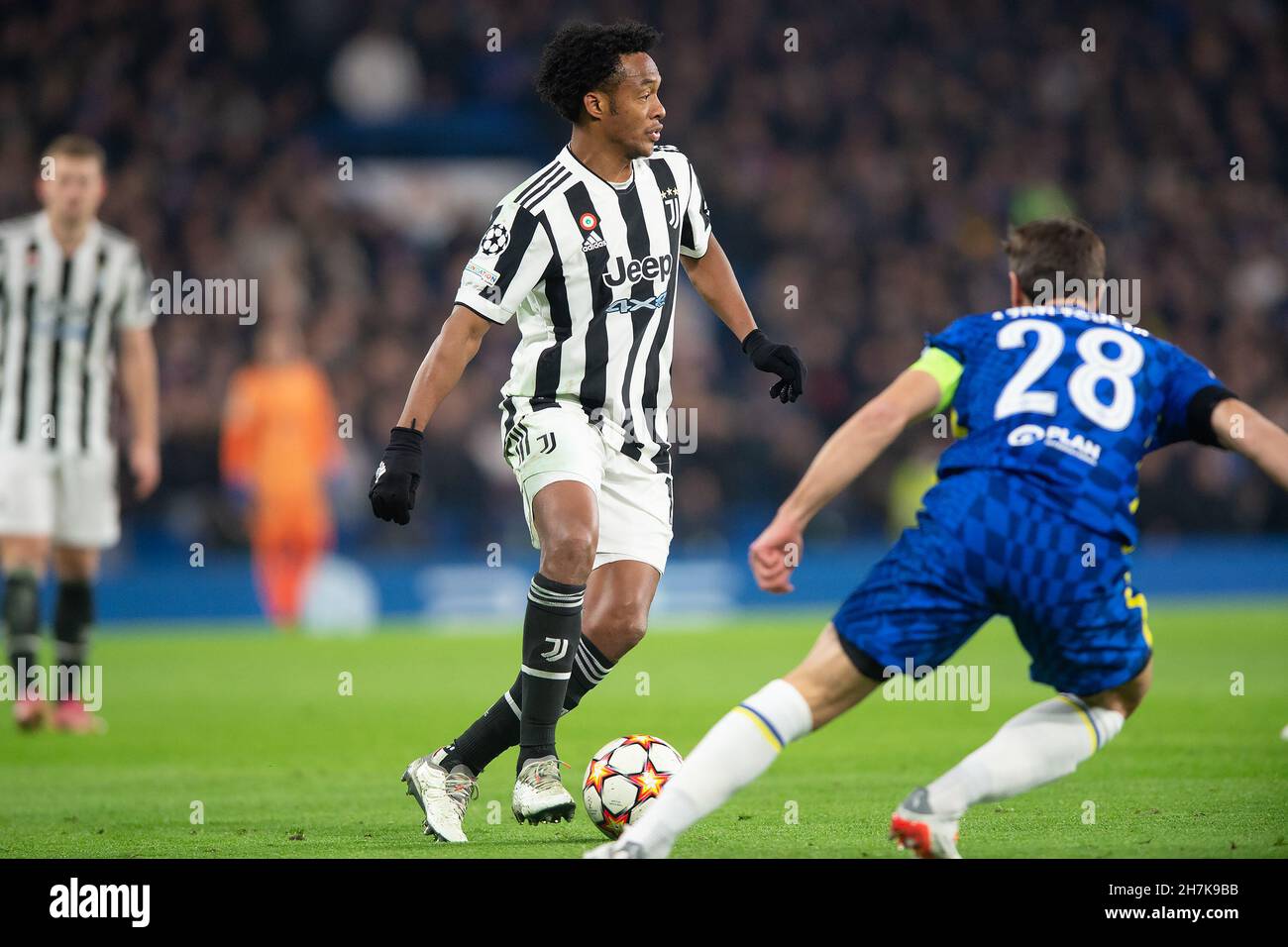 Juan cuadrado chelsea hi-res stock photography and images - Alamy