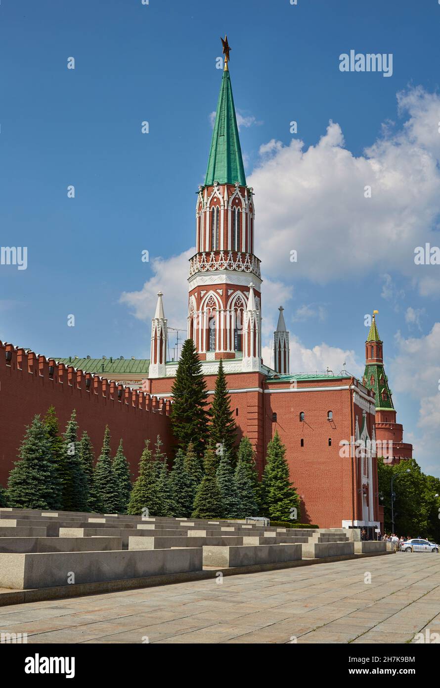 Moscow, Nicholas Gate Tower in the Kremlin Wall on Red Square, Krasnaya ...